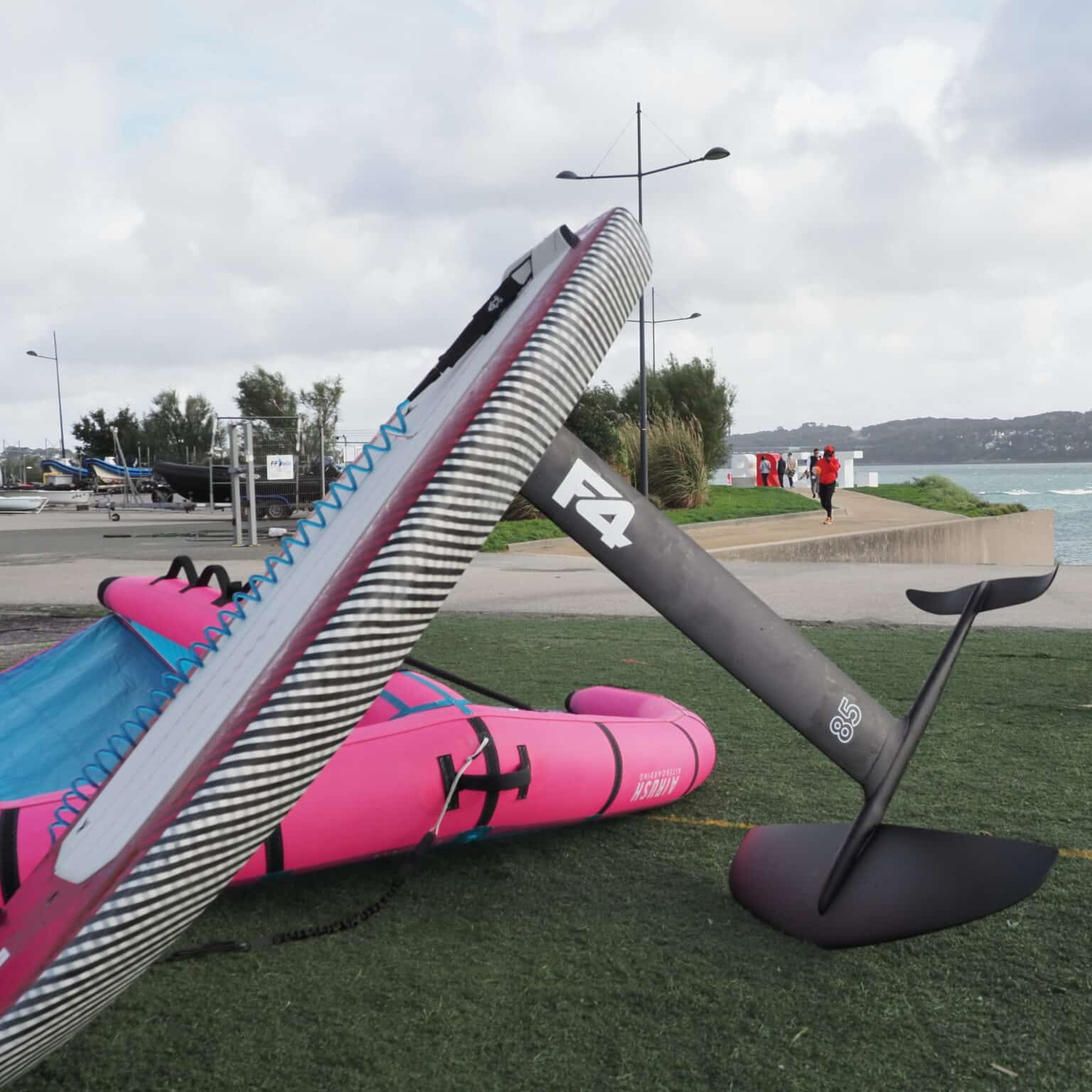 F4 Foils Freeride wingfoil review - Foiling Netherlands